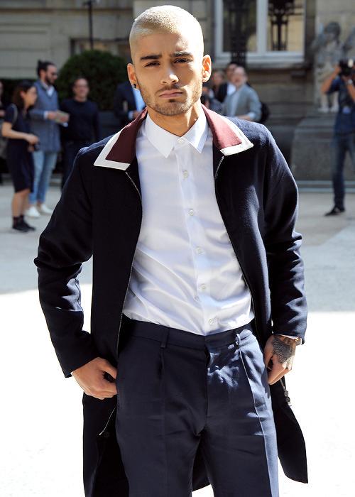 Nuevo look de Zayn Malik en Paris Fashion Week - TVCinews
