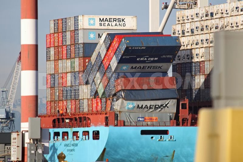 Container ship Arnold Maersk lost 18 containers