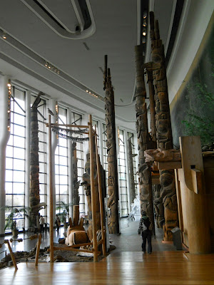 Canadian First Nations woodcarving tools and a beautiful treehouse ...