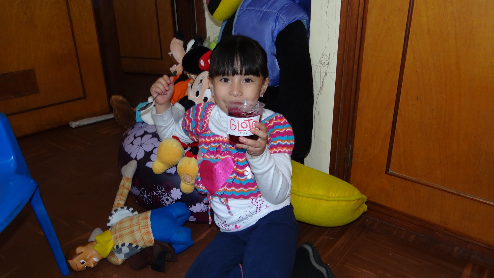 GELATINA GLOJO : Niños Comiendo Gelatina GLOJO