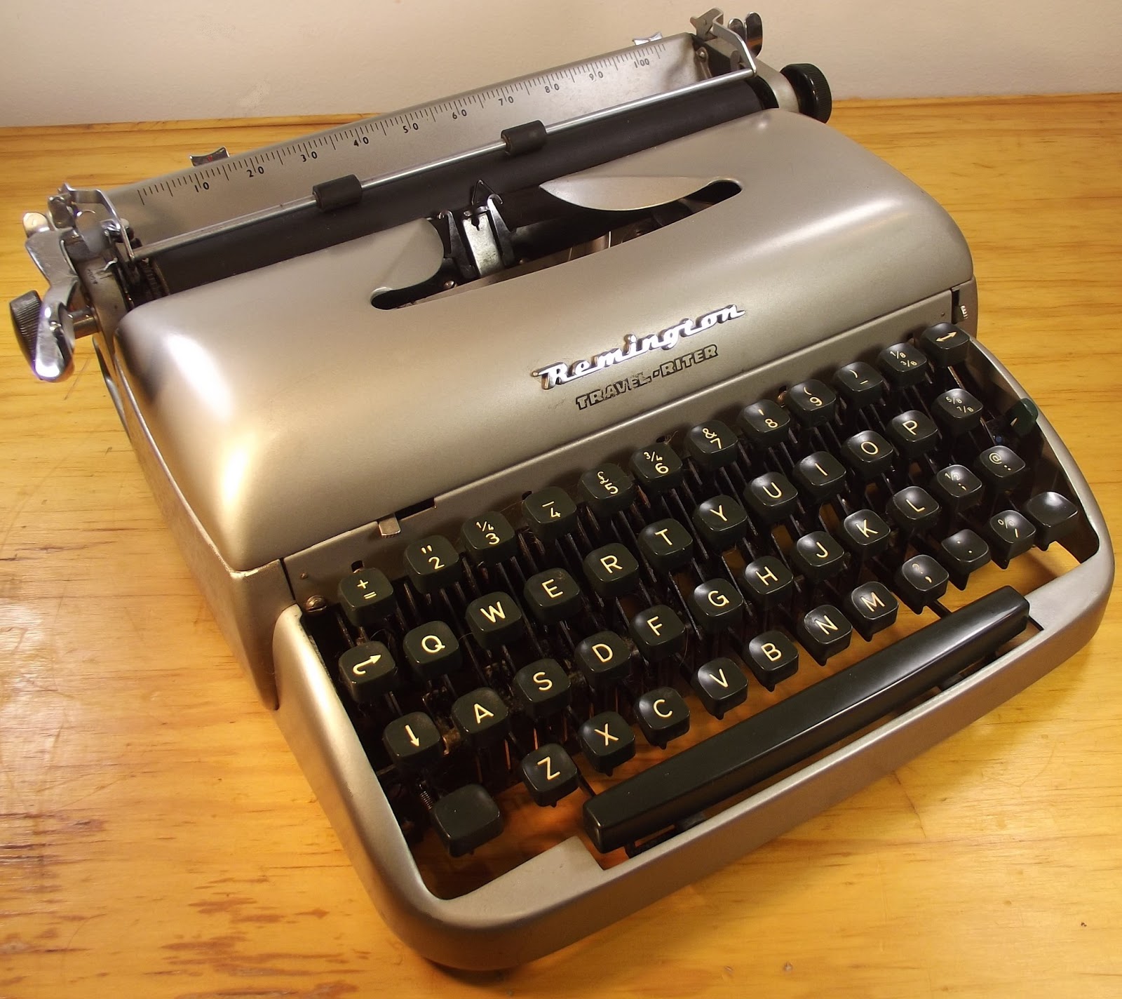 oz.Typewriter: A Simple Twist of Fate: the Mysterious Remington Travel ...