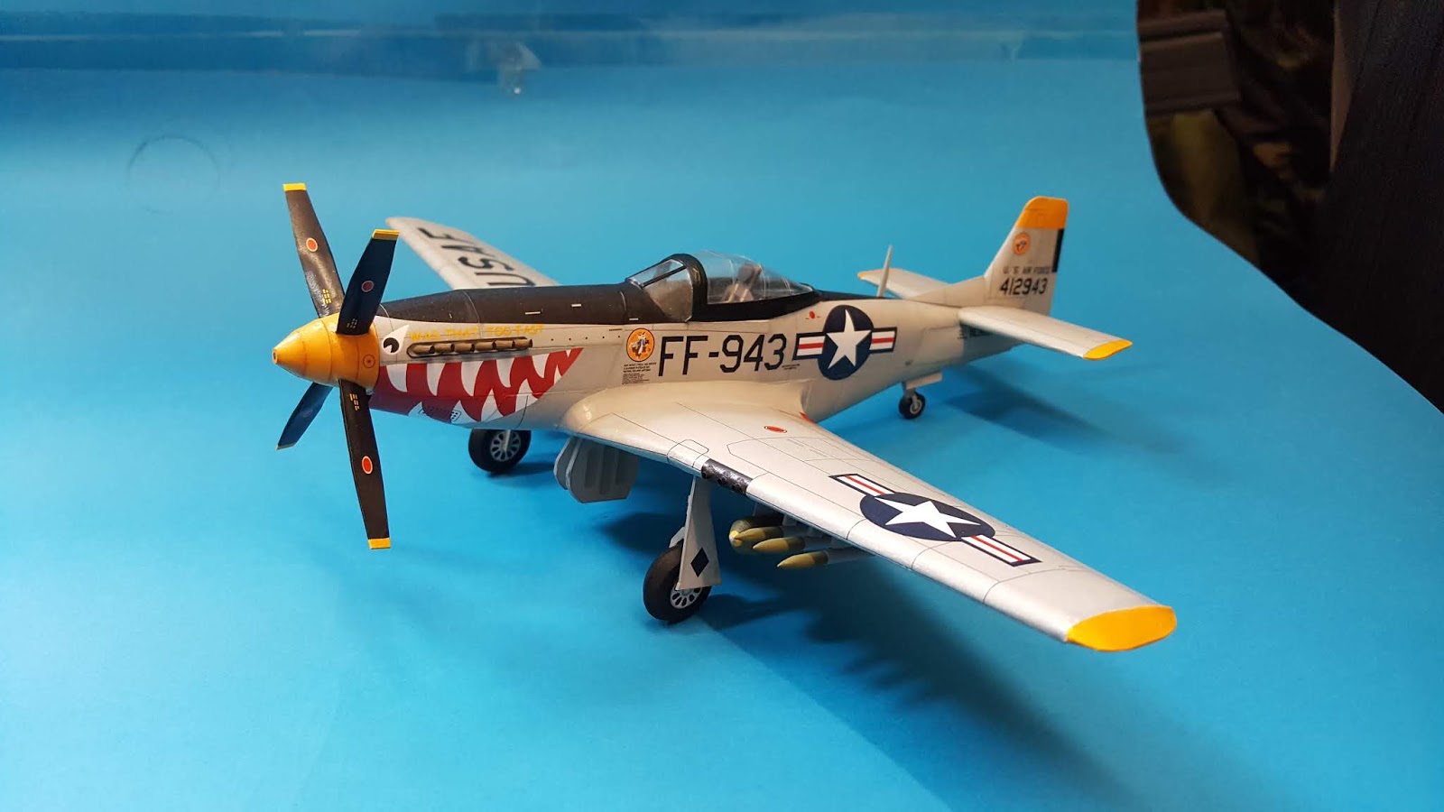 Paper and Card Models: P51 Mustang from Paper-Replika.com
