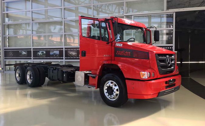 Último MB Atron 2324 é leiloado por...