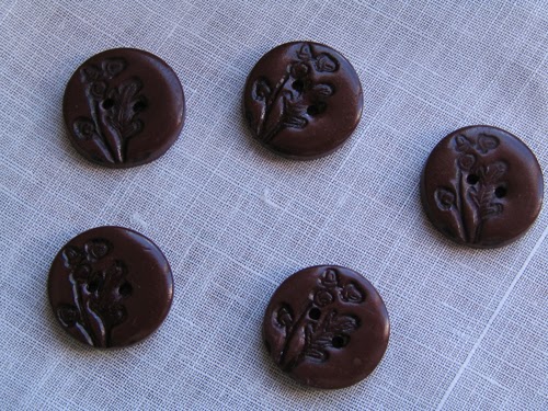 homespun living: buttons....
