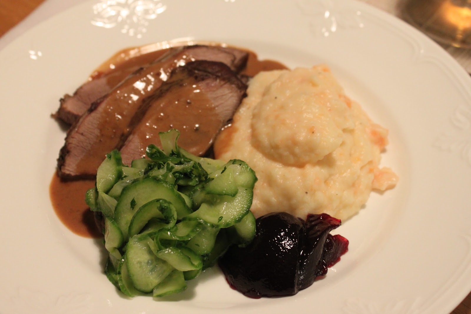 Mumsfillibaba!!!: Porterstek på Vildsvin med Pressgurka