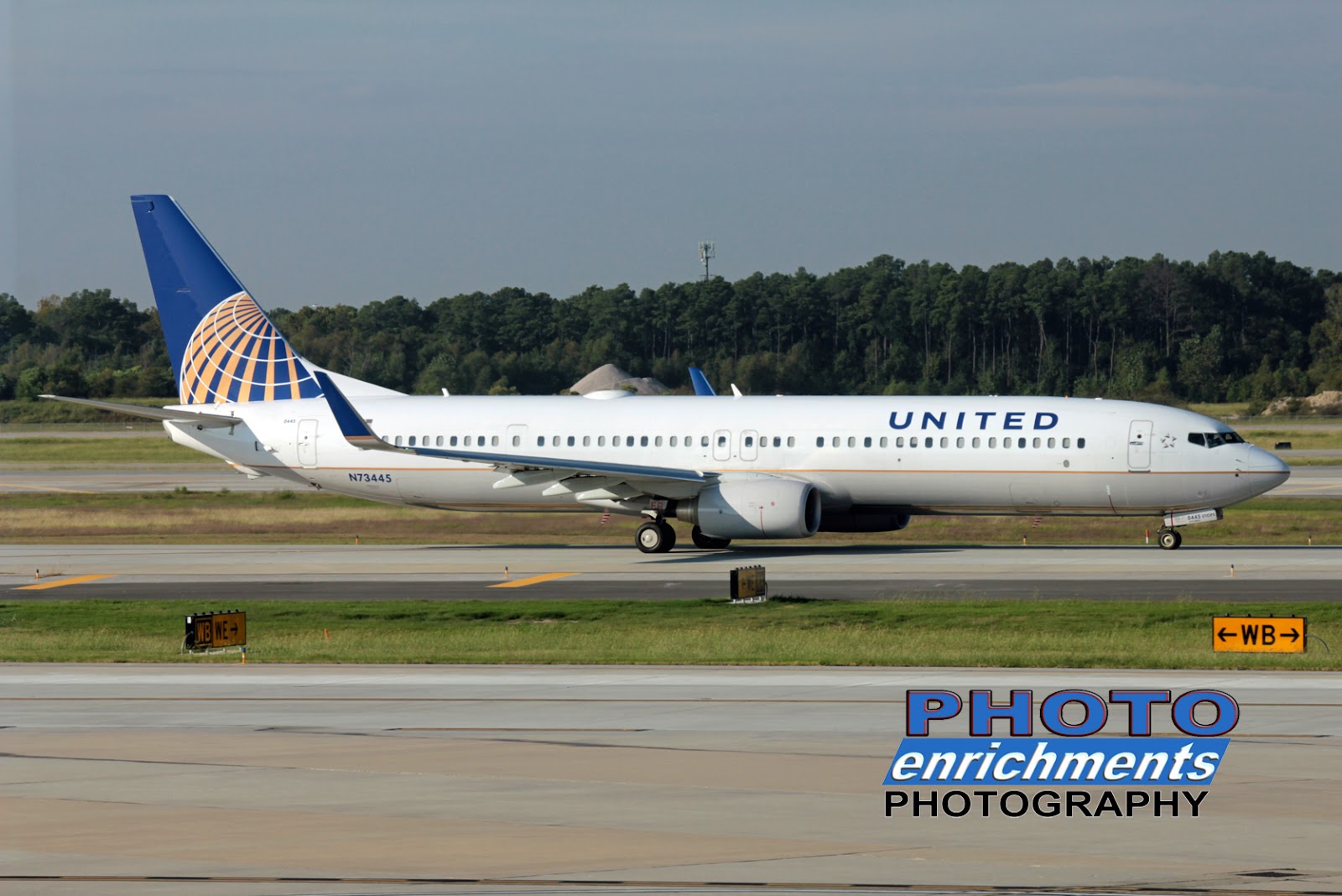 Photo Enrichments: UNITED AIRLINES / UNITED EXPRESS