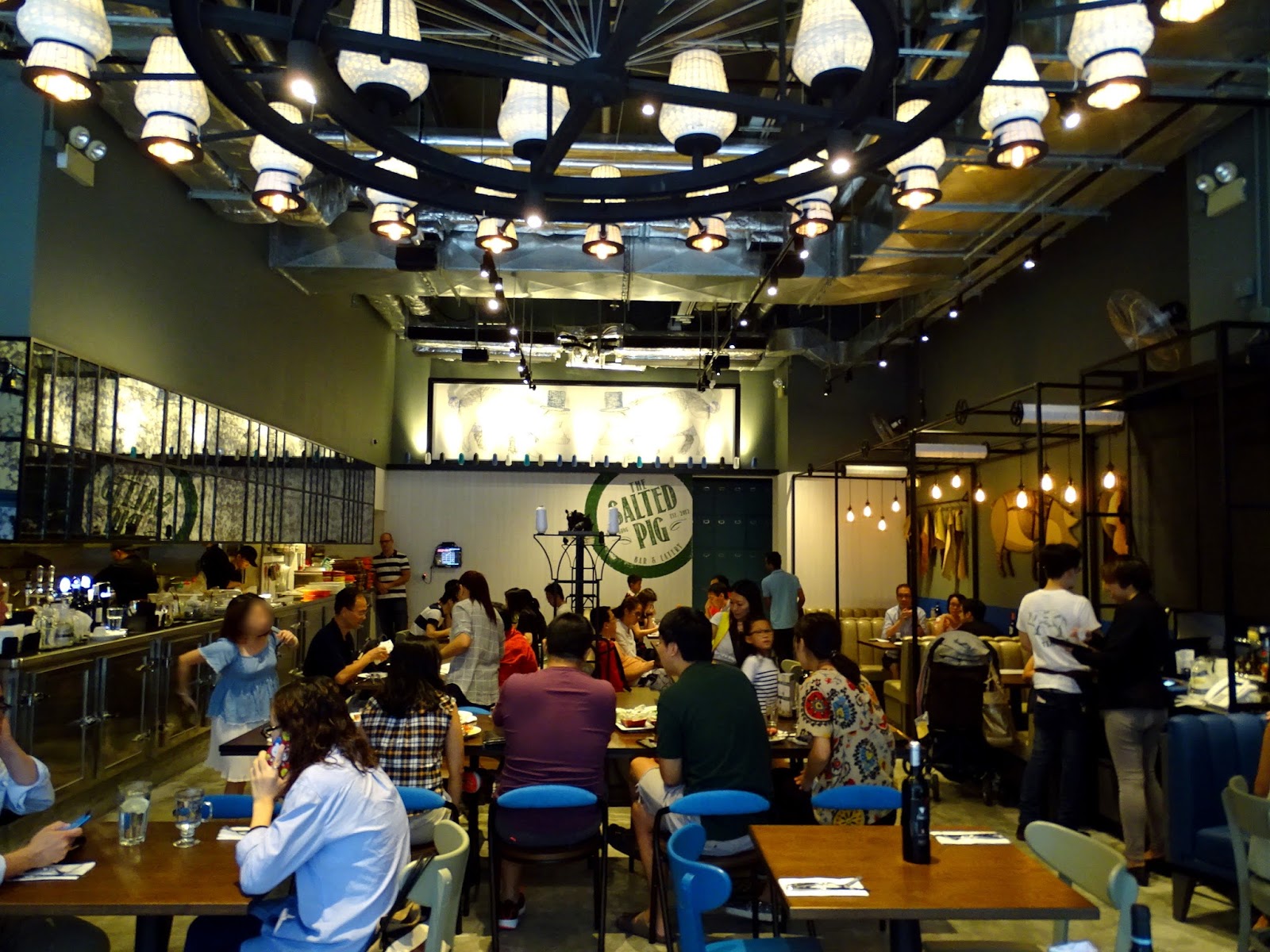 The Salted Pig at D2 Place Two (Hong Kong, CHINA) ★★★☆☆ | A traveling ...