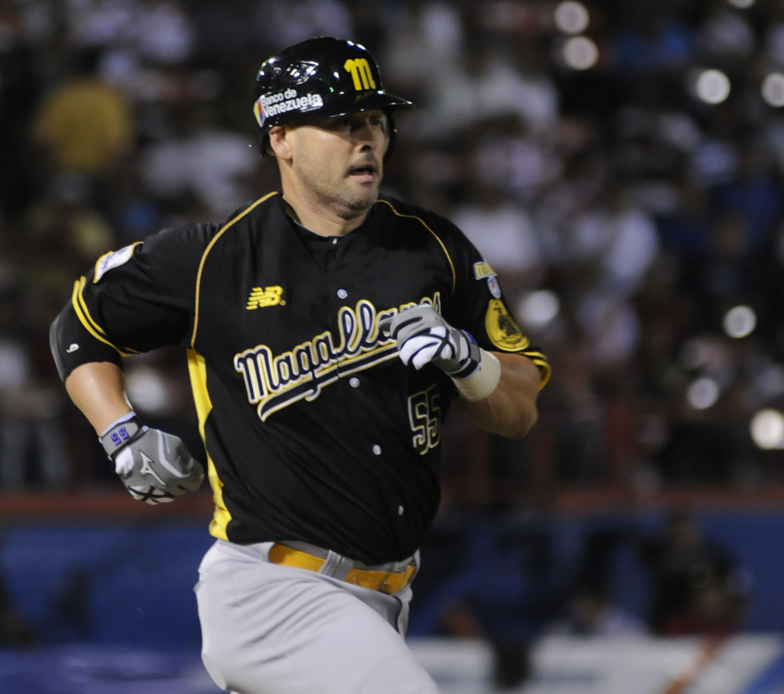 Décimo Inning: Ramón Hernández aprendió a jugar primera con Alex Cabrera