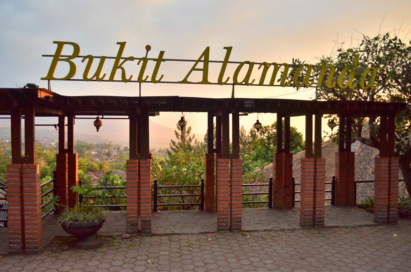 Bukit Alamanda Resort & Resto ~ WisataTraveling & Masakan Nusantara