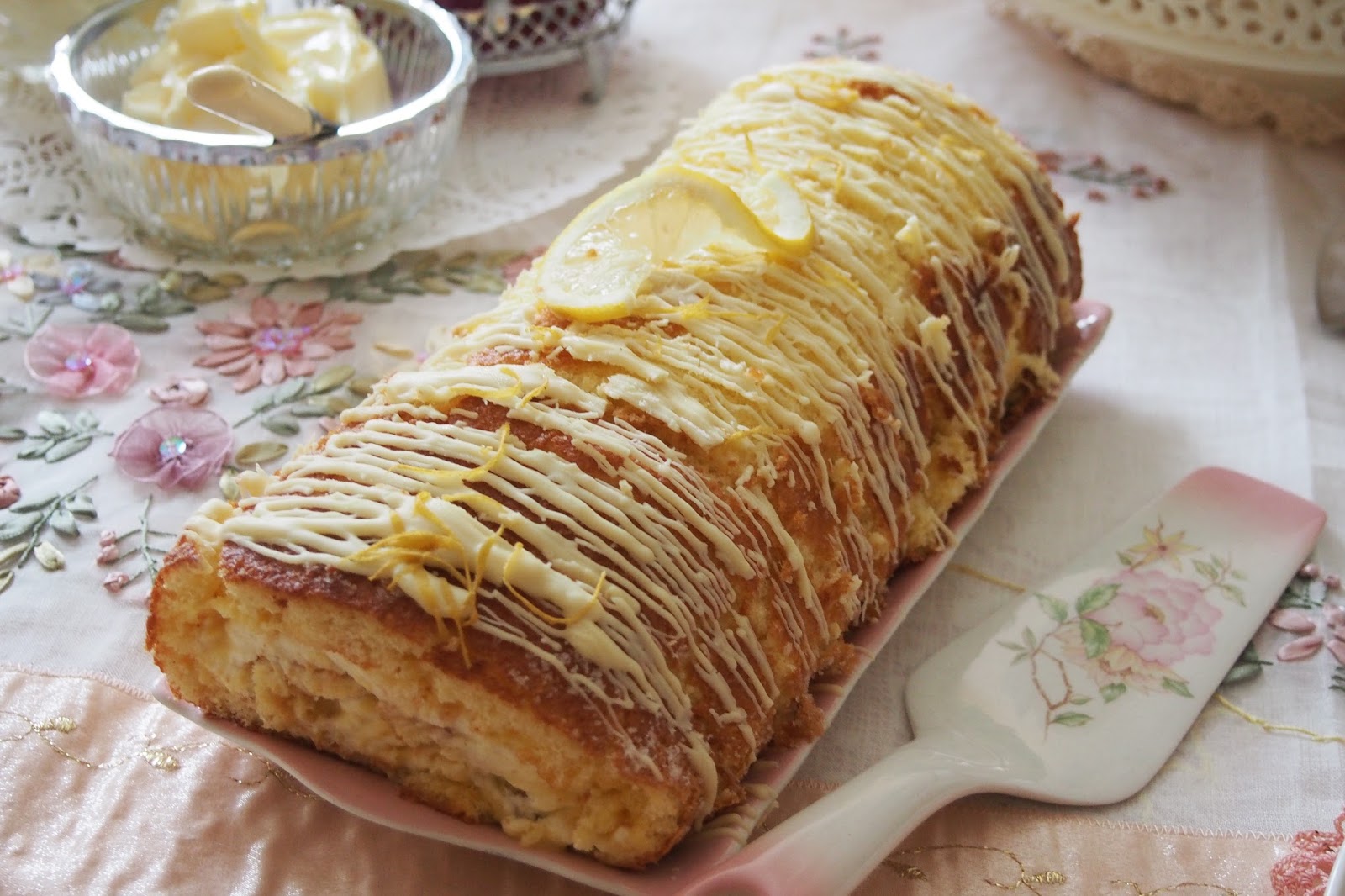 Rosie Bakes It: Lemon Curd Swiss Roll