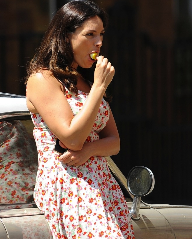 Kelly Brook hot photos - Sports Updates