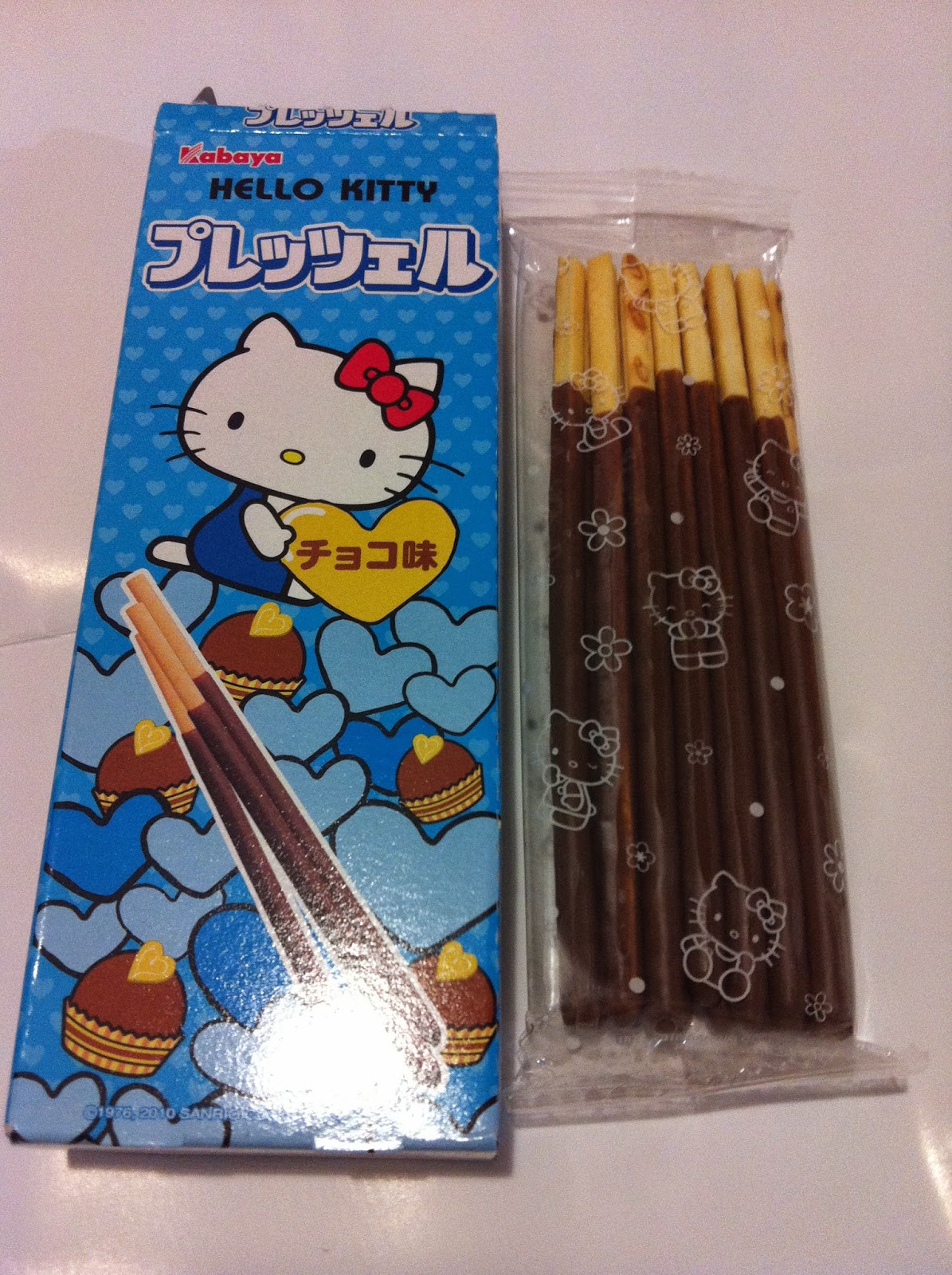 Tasty Japan: Kabaya Hello Kitty Pretzel Chocolate カバヤ ハローキティー プレッツェル 『チョコ味』