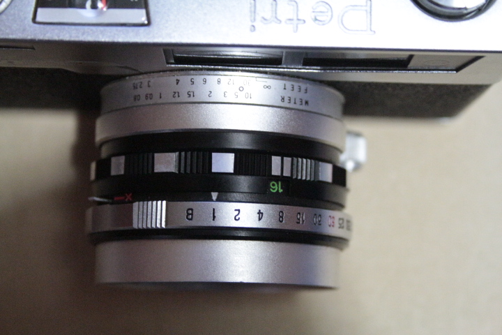 John Margetts' old camera blog.: Petri 7s rangefinder