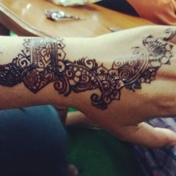 Lebaran Pasukan Komplit Dan Pesta Henna - writravelicious