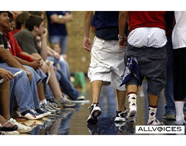 Calumet Heights Community Coalition: Saggin' Pants: Fashion Statment or ...