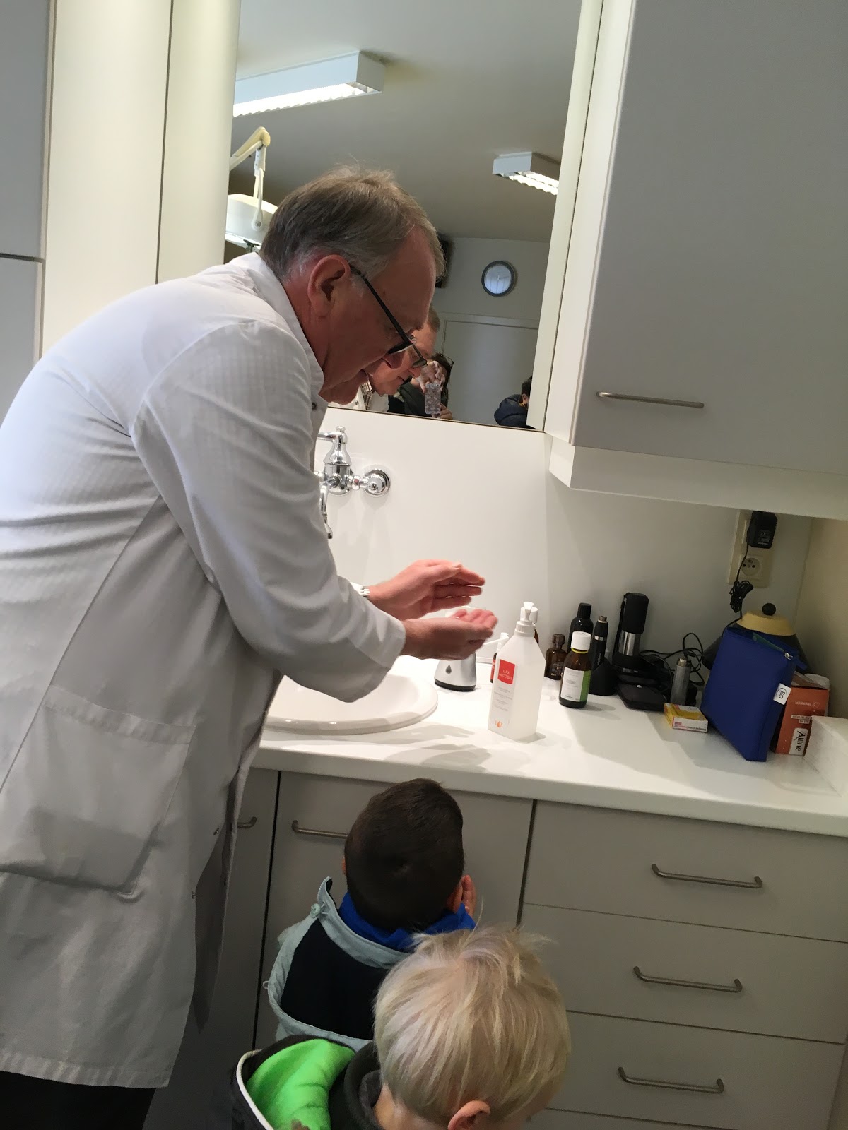 Juf Brigitte: Op bezoek bij dokter Maes