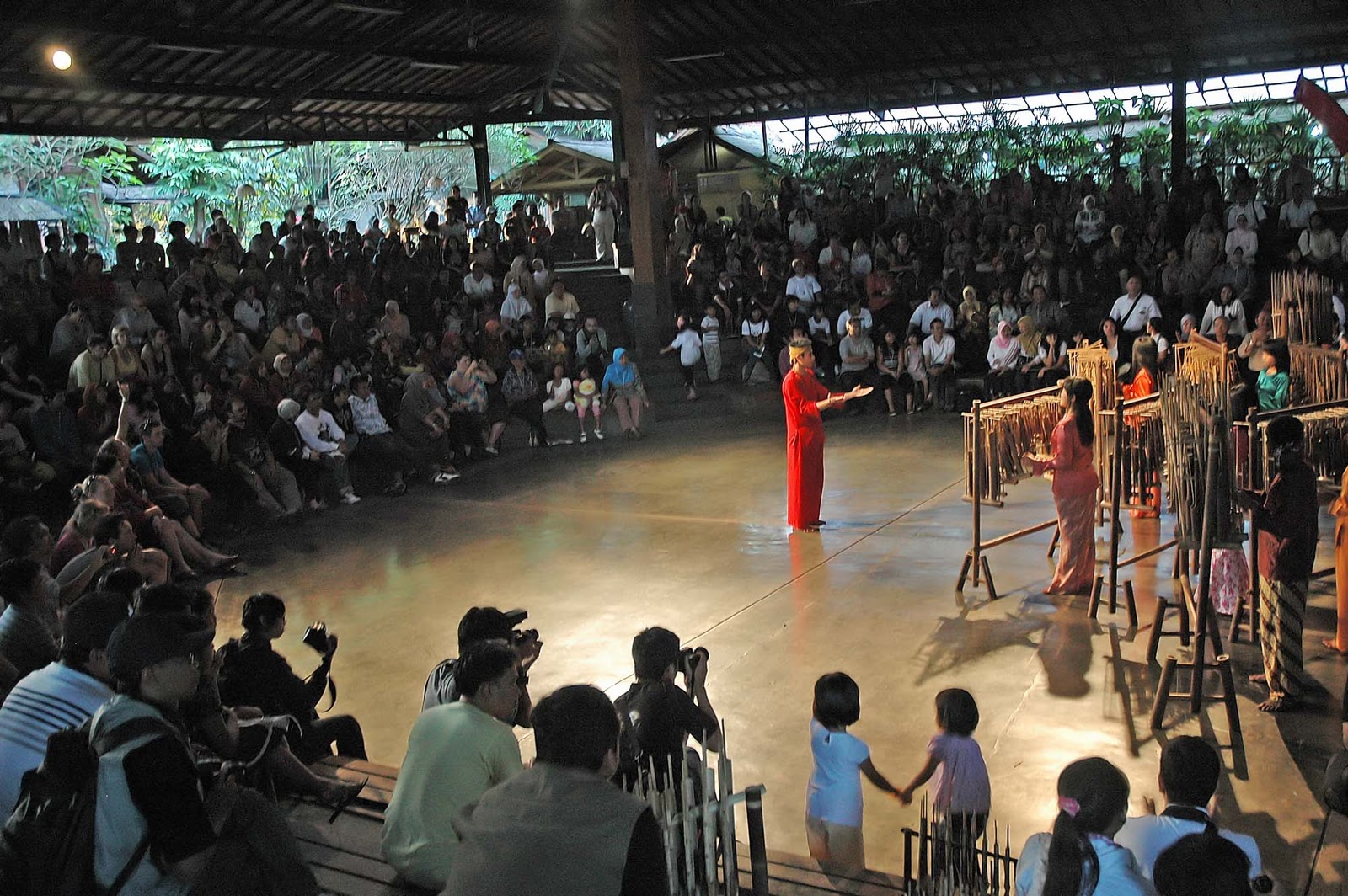 Java Travelling: Angklung : Indonesian Music Traditional with Saung ...