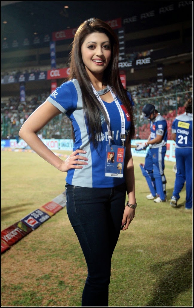 Actress HD Gallery: Tamil Actress Pranitha Subhash Latest cute HD Image ...