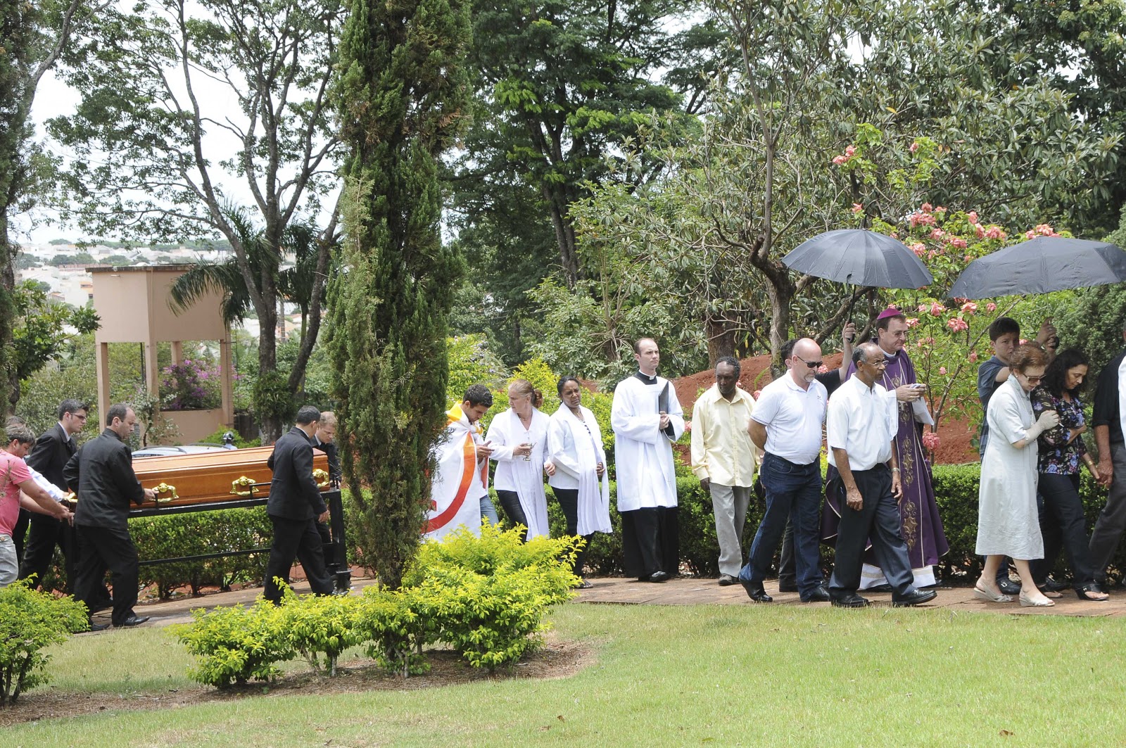 Maringá em Foto: MUITA EMOÇÃO NO VELÓRIO DO AMIGO IRMÃO PADRE THELMO