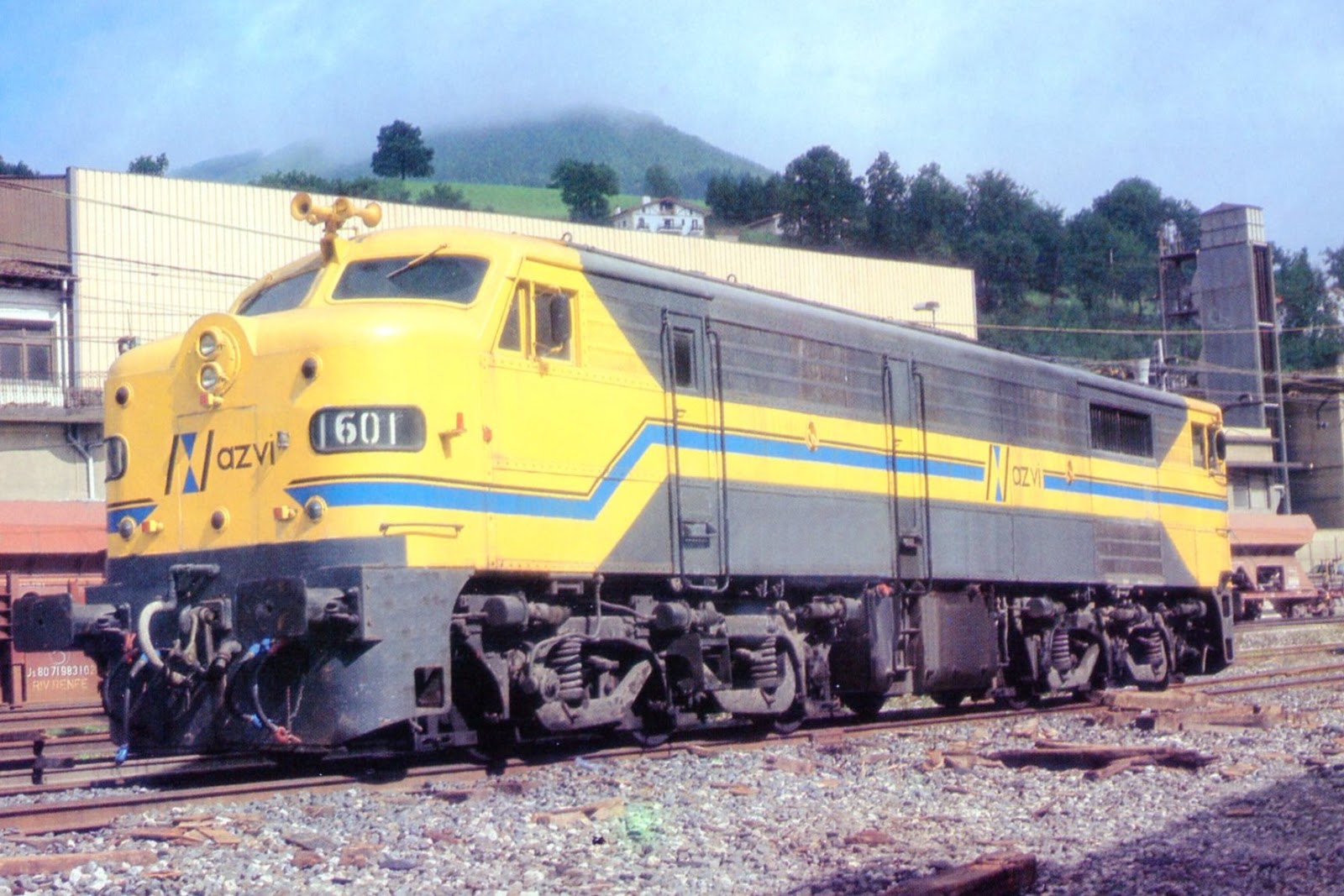Rails sense fronteres: Locomotores Dièsel-elèctriques, serie 316 de Renfe.