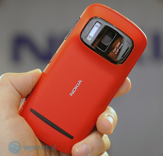 Mobile Phones: Nokia Lumia PureView 808