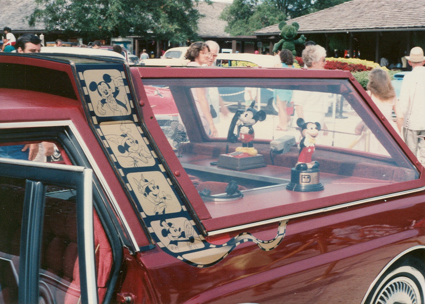 Disney Vacation Kingdom: LiMOUSEine at the Village