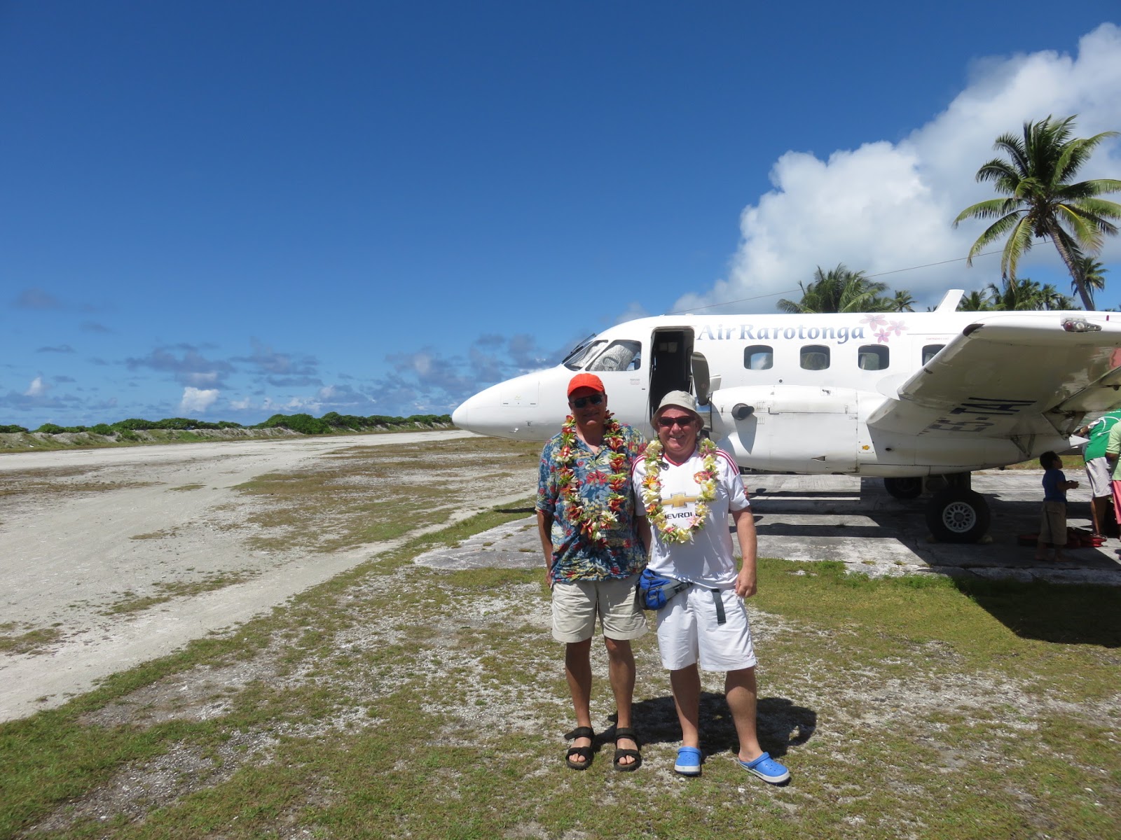 Postcards A world Travelogue: Cook Islands - Manihiki