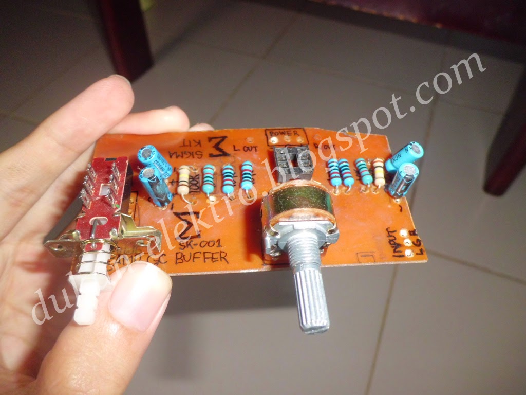 Dukun Elektro: Rangkaian Buffer Sederhana dengan IC NE5532