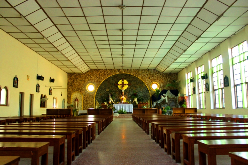 Fotografi Gereja Katolik di Indonesia: Gereja Katolik St. Kristoforus ...