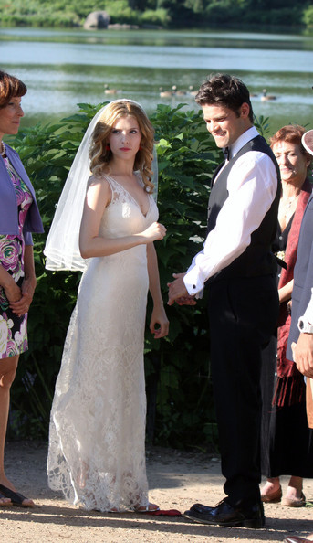 gossip-withouttheguild: Anna Kendrick and Jeremy Jordan on the set of ...