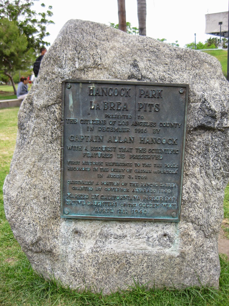 Traveling to California's Historical Sites : Hancock Park La Brea