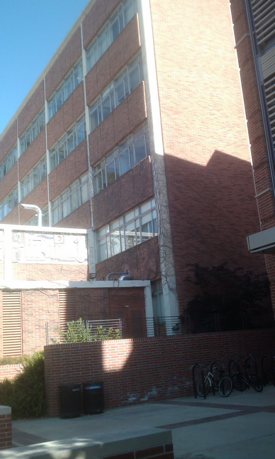 Wandering In LA: UCLA Series: Boelter Hall and Math Sciences