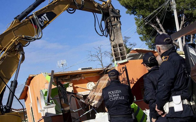 Οίμος-Αθήνα: Η «ΑΚΡΟΔΕΞΙΑ» ΤΗΣ ΙΤΑΛΙΑΣ ΠΙΟ ΑΡΙΣΤΕΡΑ ΑΠΟ ΤΗΝ ...