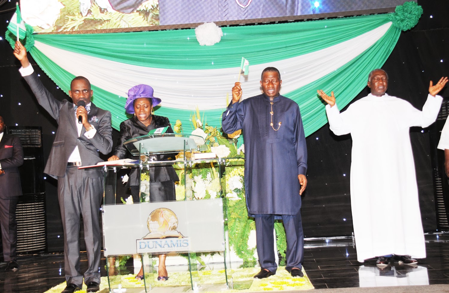 Nigeria Today: PRESIDENT GOODLUCK JONATHAN ATTENDS SUNDAY CHURCH ...