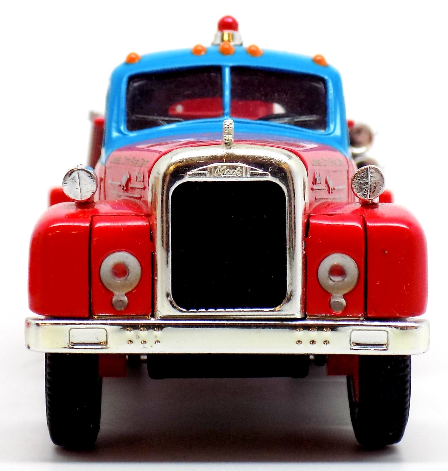 Toys and Stuff: Corgi Diecast Lionel City Mack B Pumper No. 52402