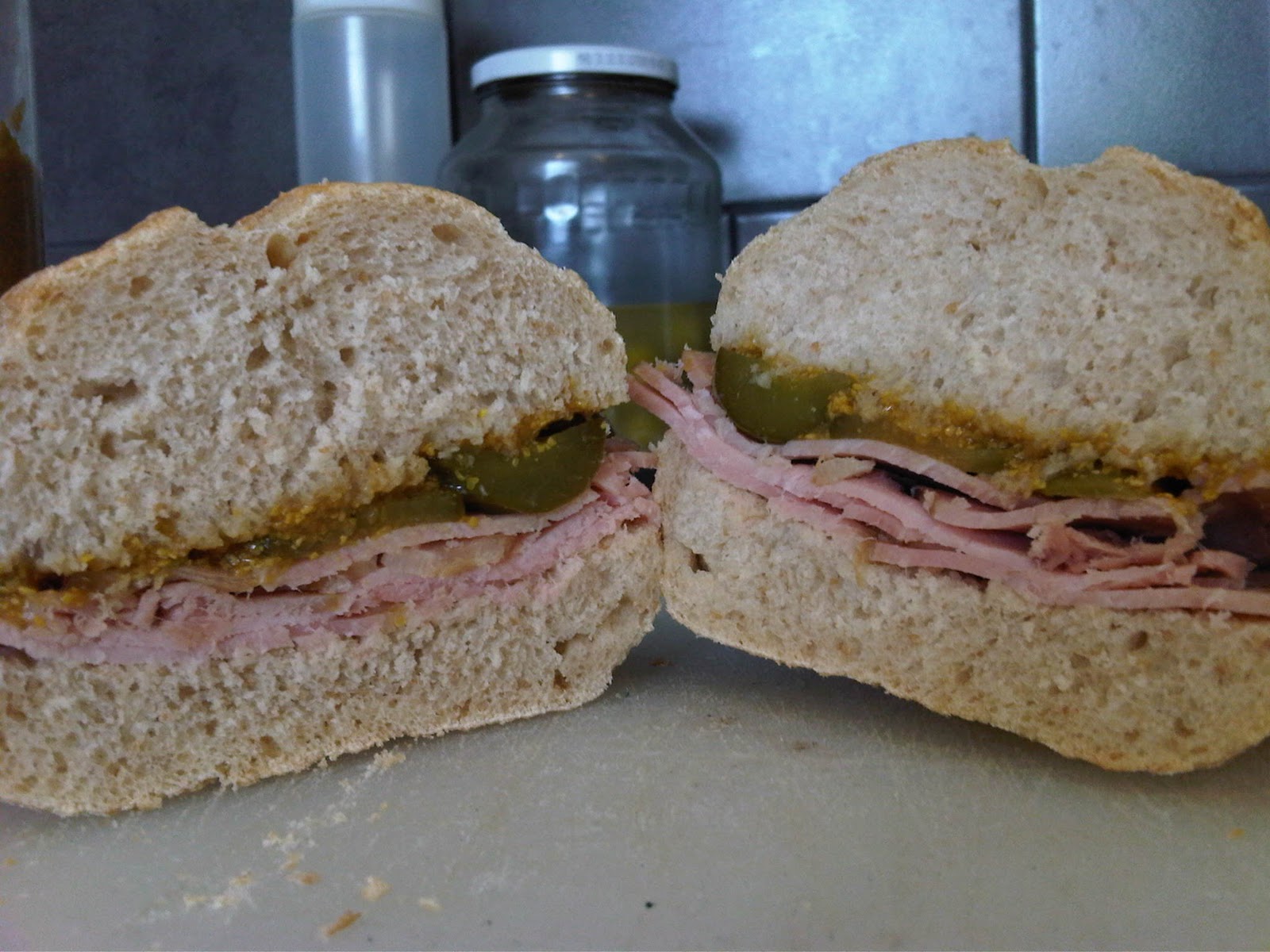 LOCAL UNO: ESTRENANDO NUEVO SANDWICH