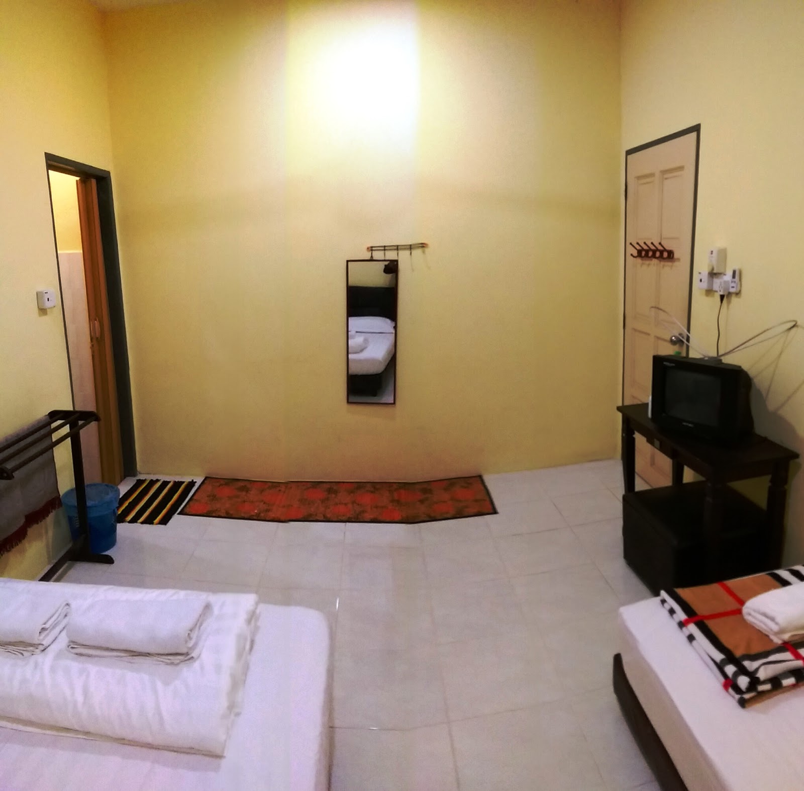 Anggun Beach Guest House Dungun: ANGGUN 3 - HOMESTAY 5 BILIK AIRCOND ...