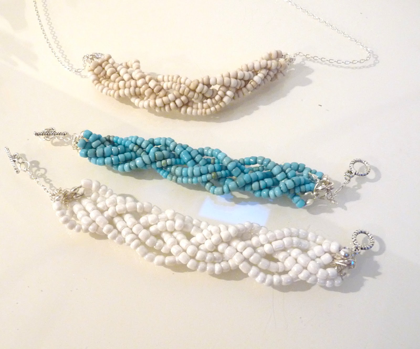 Tutoriel en vidéo : Créer un bracelet tressé en perles