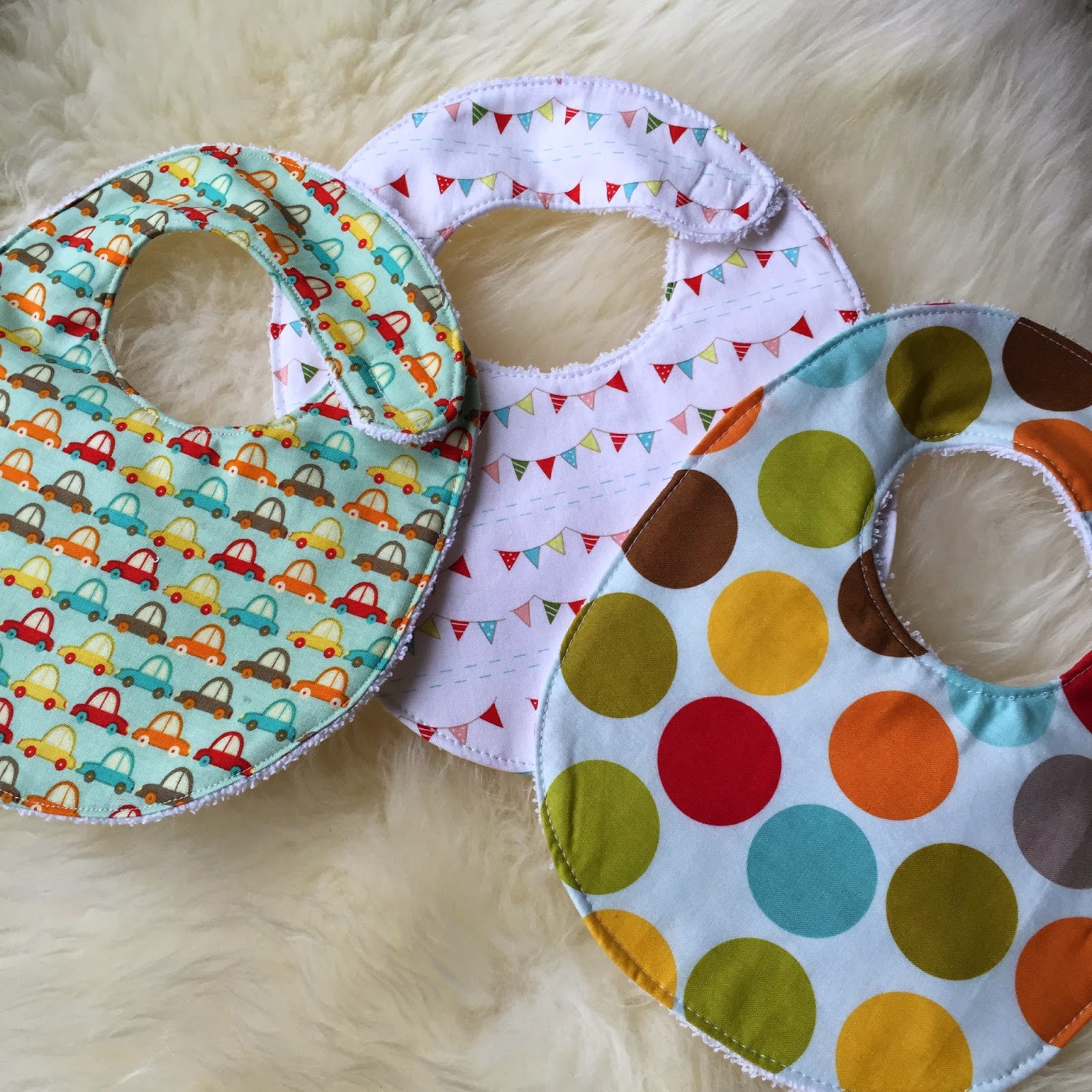 Cuties & Co: Baby boy bibs