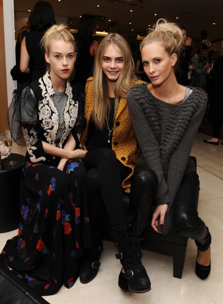 LOVING MY JET LAG...: Cara and Poppy: The sisters