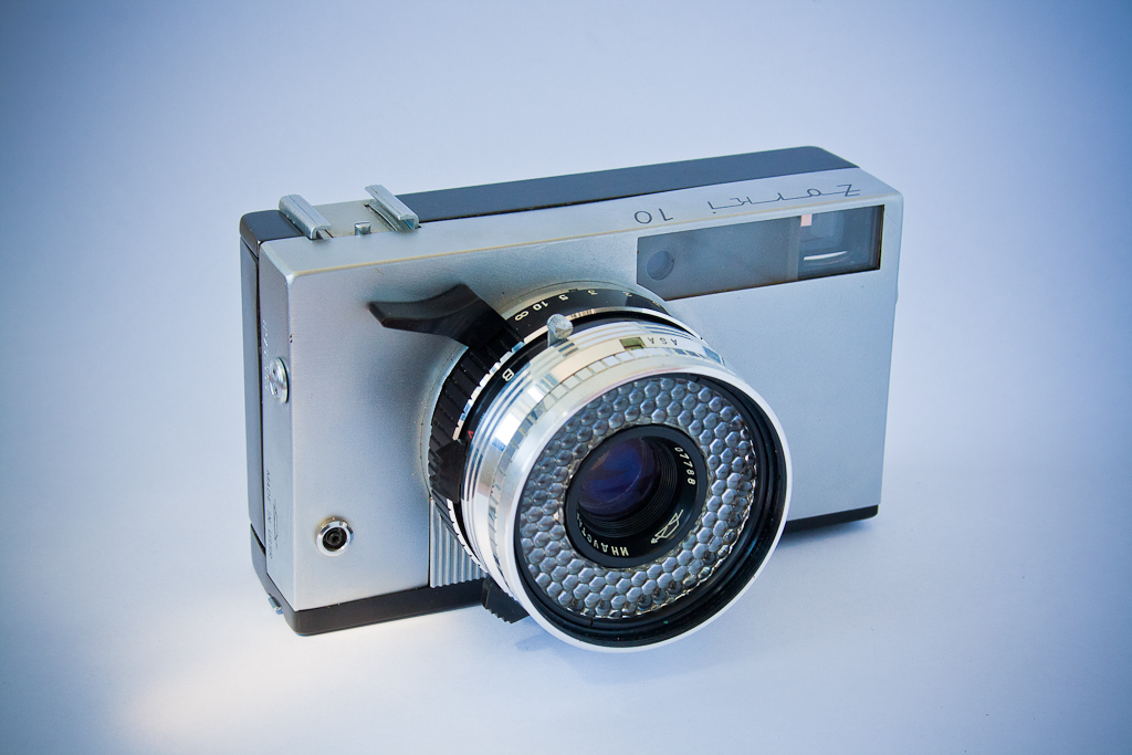 Old camera collection: Zorki 10, sleek and useless