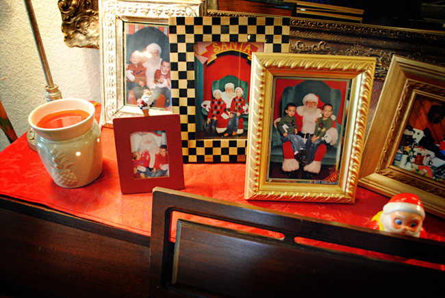Santa Photo Display Tradition | i should be mopping the floor