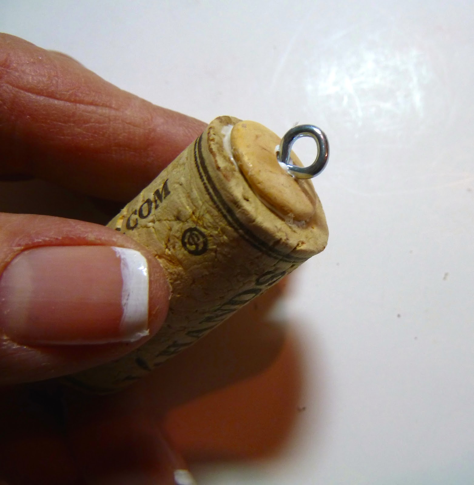 Make it easy crafts: Recycled Wine cork key chain tutorial