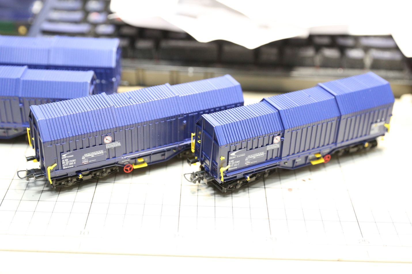 問題のRoco 76446 ŽSSK テレスコピック貨車。確かにUICコードがCH。