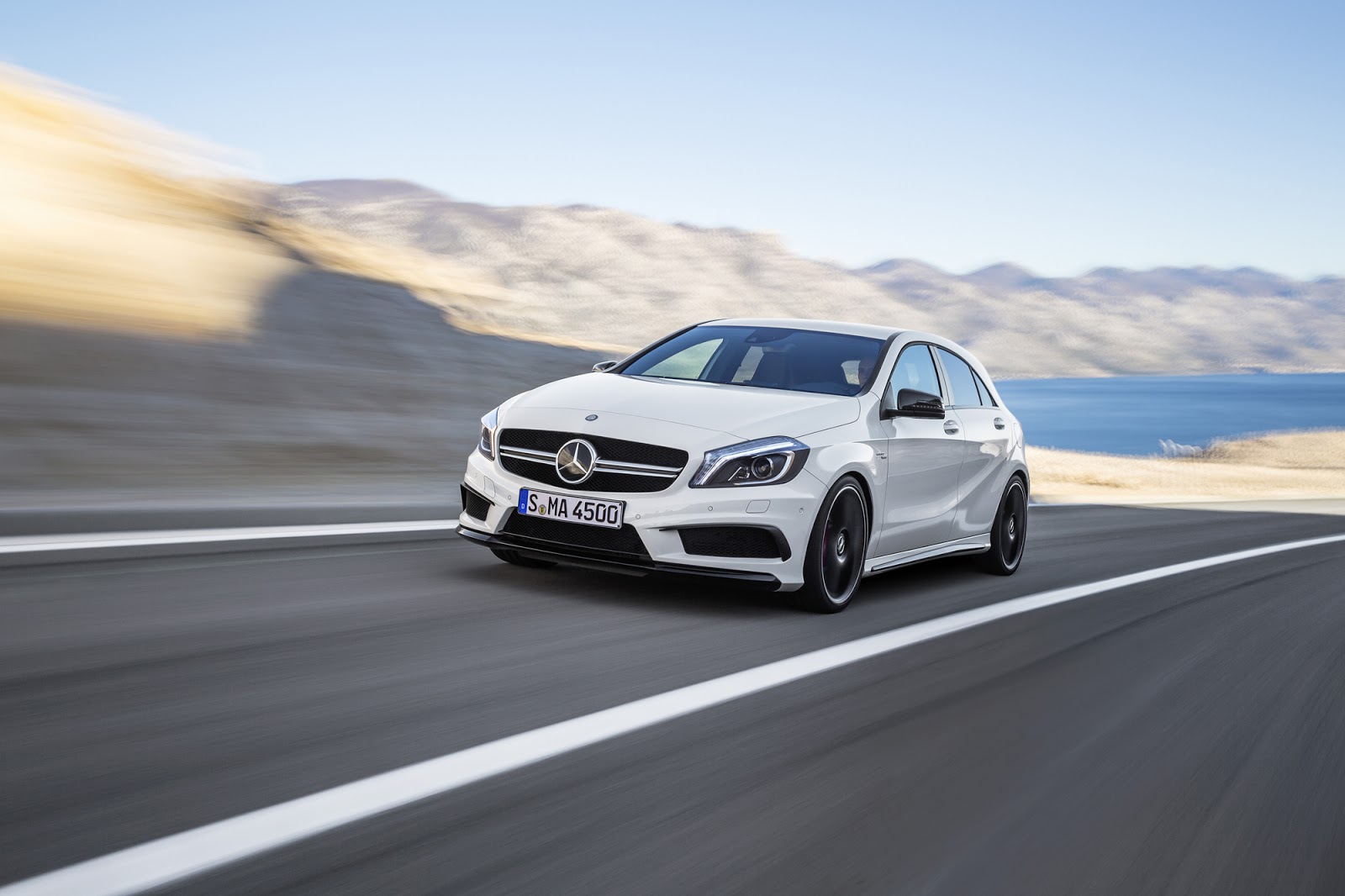 CZAR PRIAMOI ****: Mercedes A45 AMG 335 Cavalos
