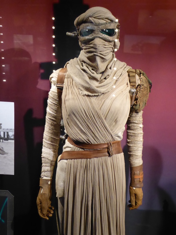 Hollywood Movie Costumes and Props: Daisy Ridley's Rey costume and BB-8 ...
