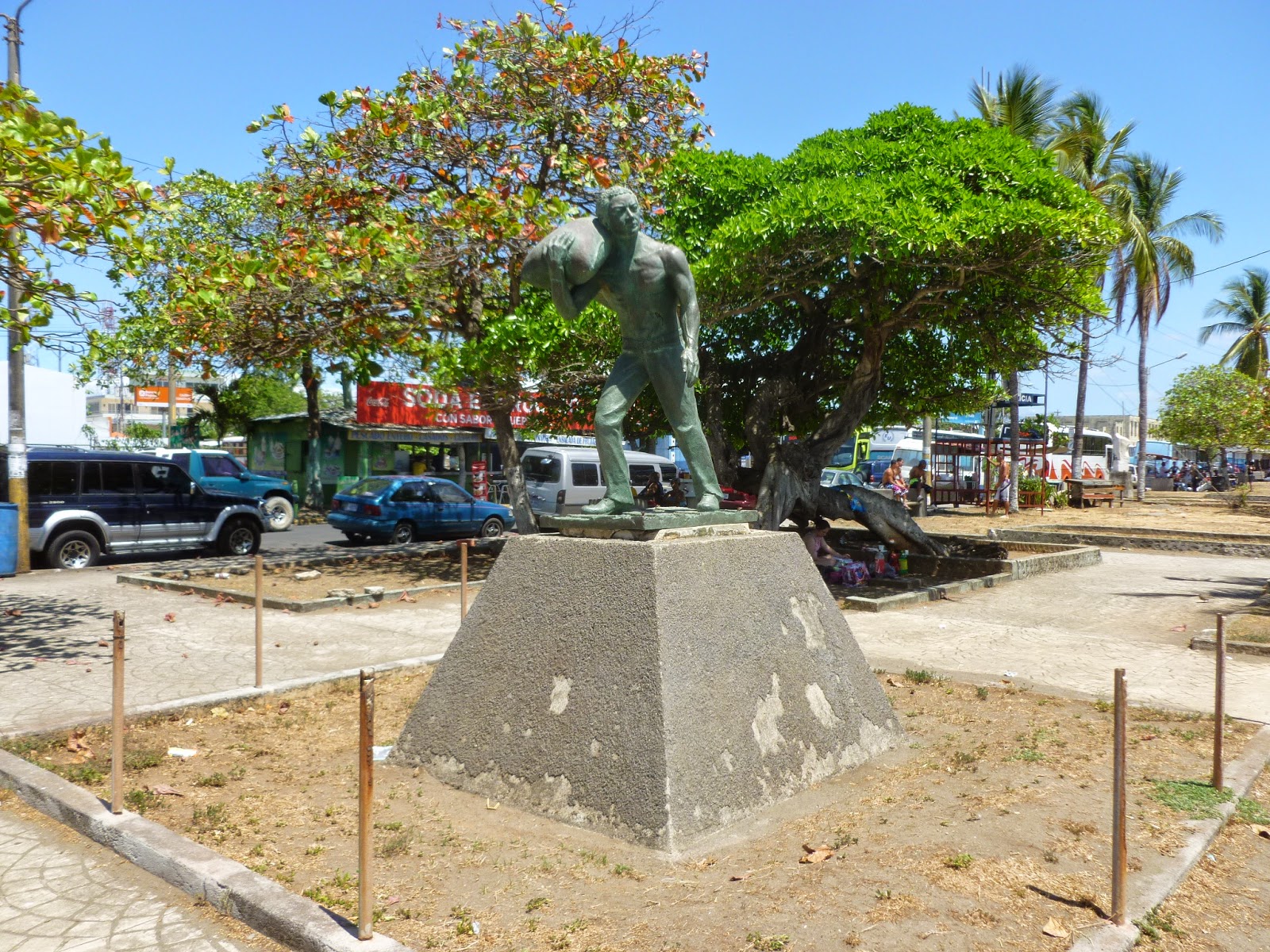Photo-ops: Puntarenas, Costa Rica: Monument to the Muellero (Dock Workers)