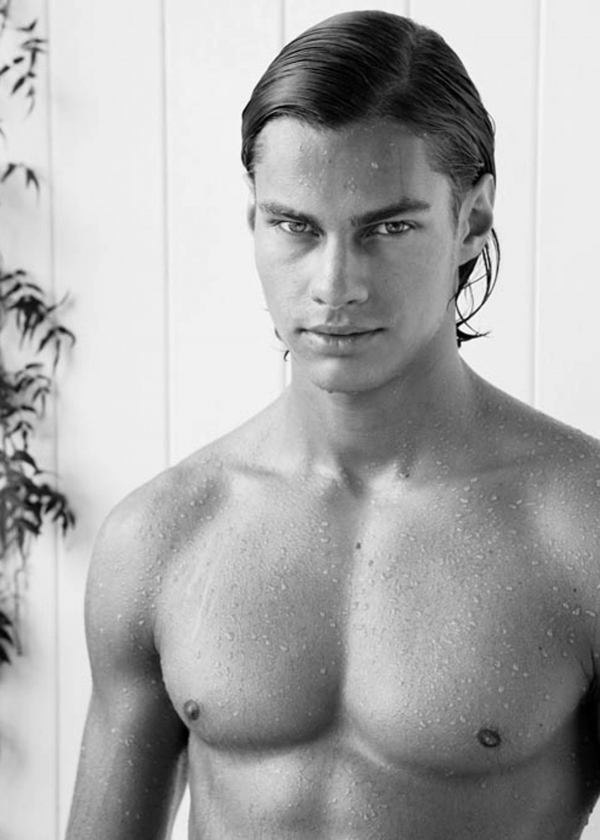 L'Homme du Jour: ALEXANDER KJELLEVIK