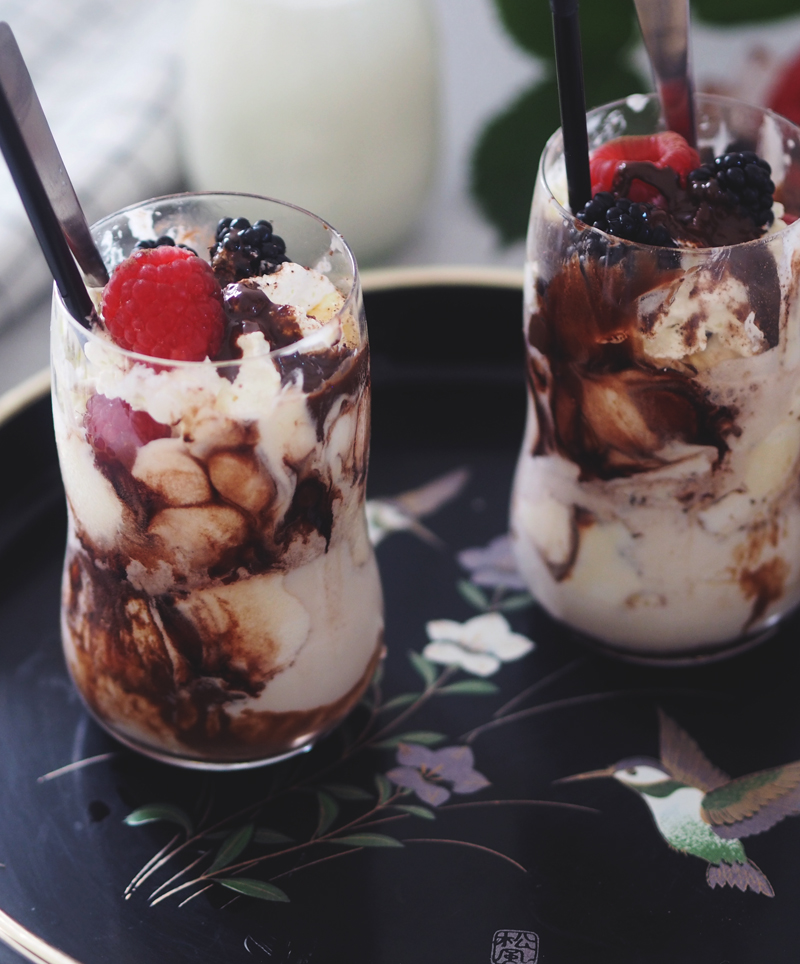 helt og aldeles: NEM DESSERT - DER SMAGER AF "BARNDOM"!