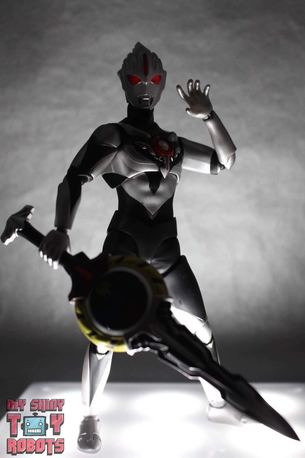 My Shiny Toy Robots: Toybox REVIEW: S.H. Figuarts Ultraman Orb Dark